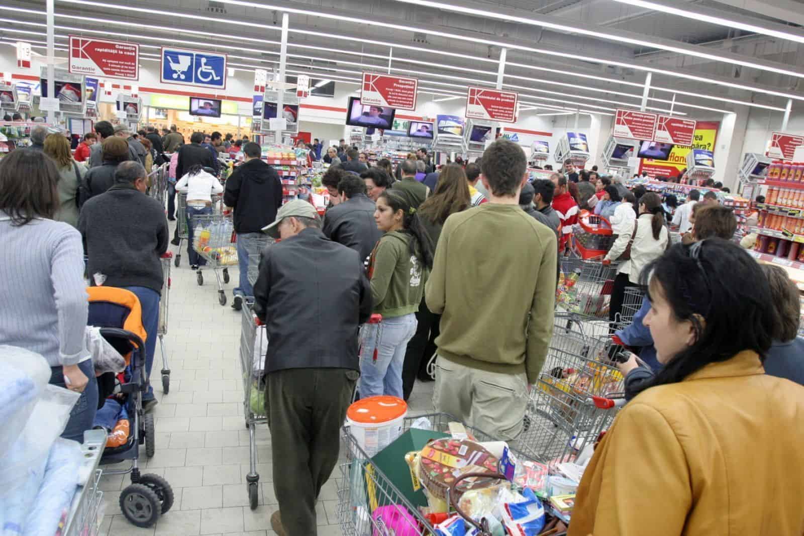 Retailerii din România fac apel la cumpătare şi chibzuinţă la ...